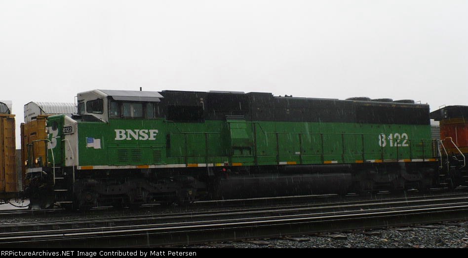 BNSF 8122